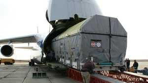 airplane-loading-delayed-freight-for-accelerated-delivery – Rivet Systems